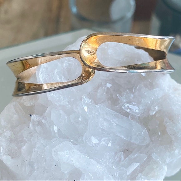 Zara | Jewelry | Faux Gold Snap Bangle | Poshmark